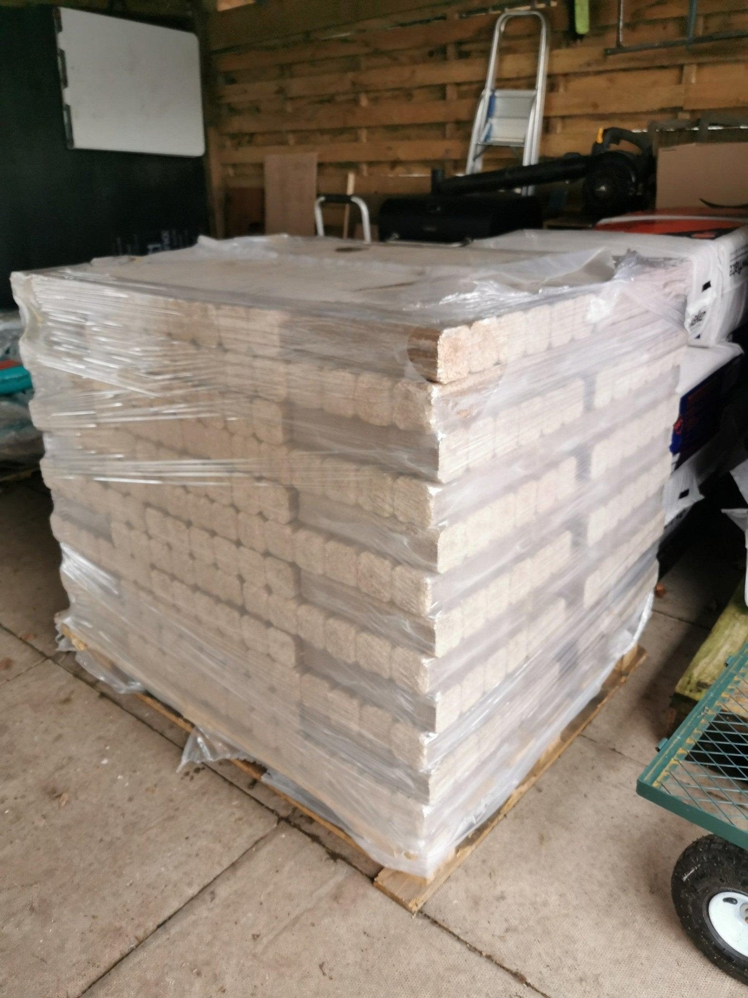 Calido Fire Log Briquettes X6 long burn – Chartley Chucks